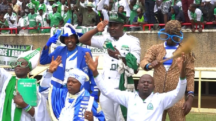 Kenyan football super fan ventures in face mask business - CGTN