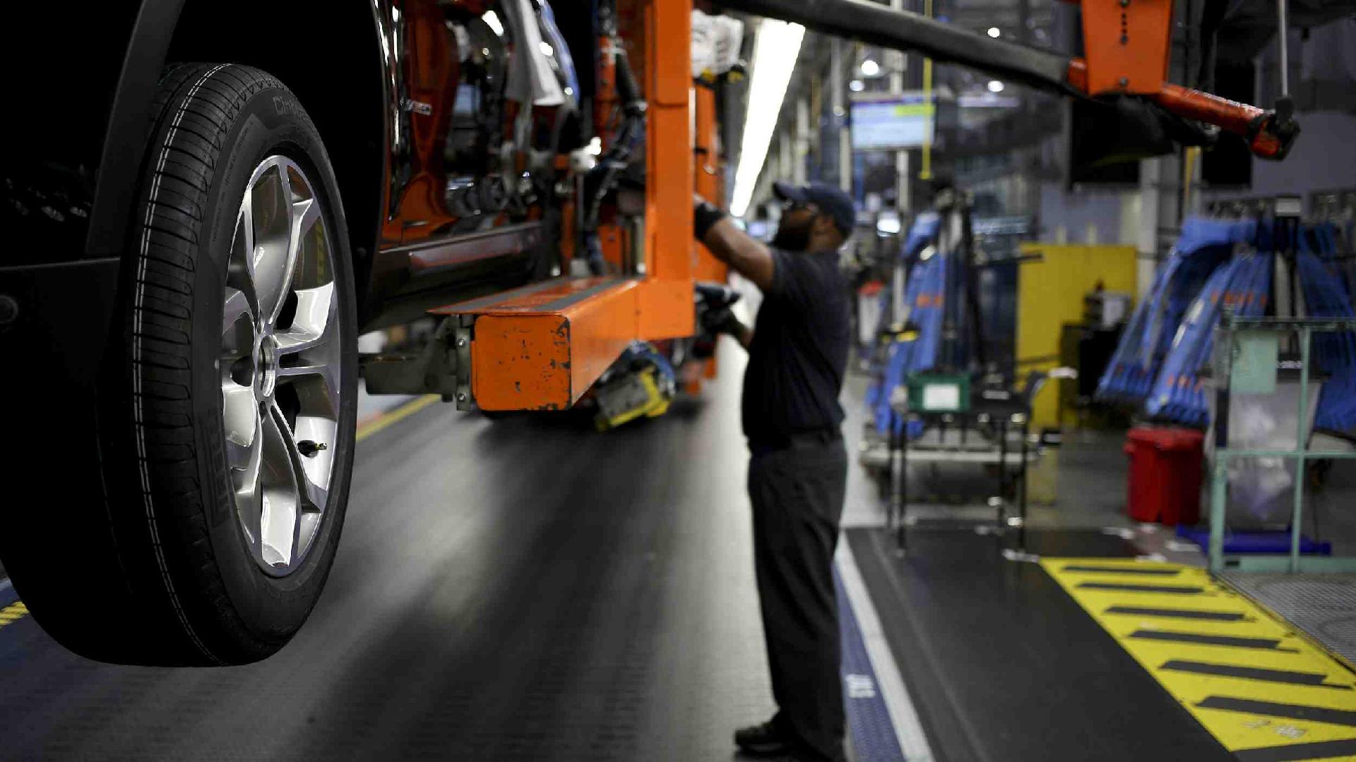 U.S. manufacturing sector regaining momentum amid COVID-19 threats - CGTN