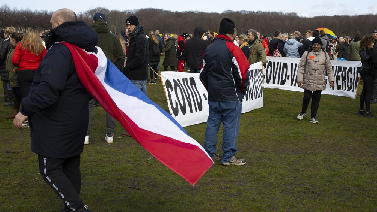 Thousands protest peacefully on the eve of Dutch election - CGTN