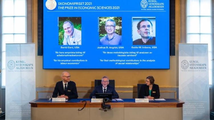 Three economists share 2021 Nobel Prize in Economics - CGTN