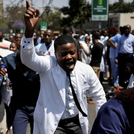 Striking Zimbabwe doctors reject government offer - CGTN