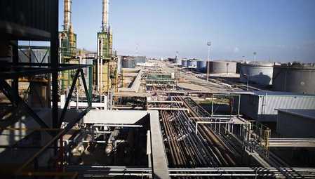 Libya's largest oil refinery faces closure amid clashes - CGTN
